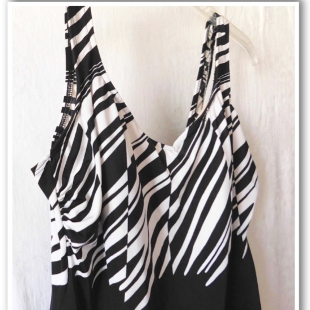 Delta Burke Swimwear Black-White 1pc Swimsuit - Gem